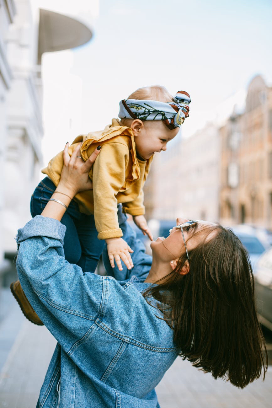 Basic Baby Body Mechanics & Ergonomics - Moving Like A Mother